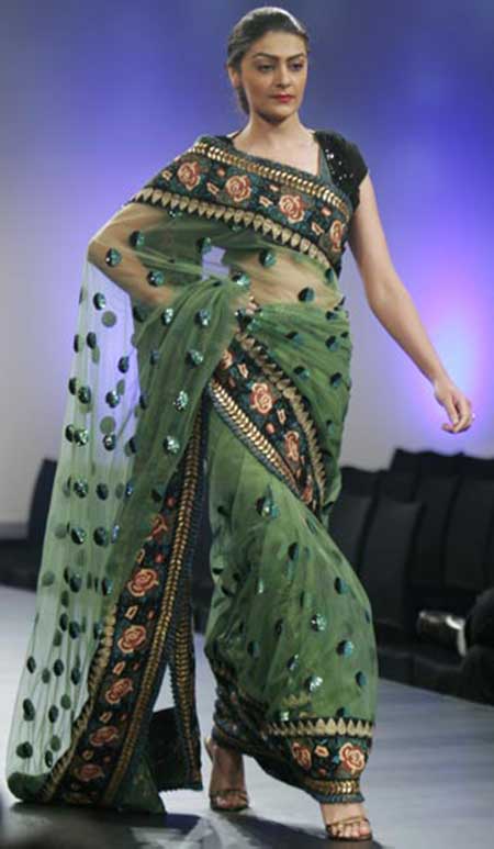 Moda Indiana Feminina: Fotos e Looks da Moda da Índia